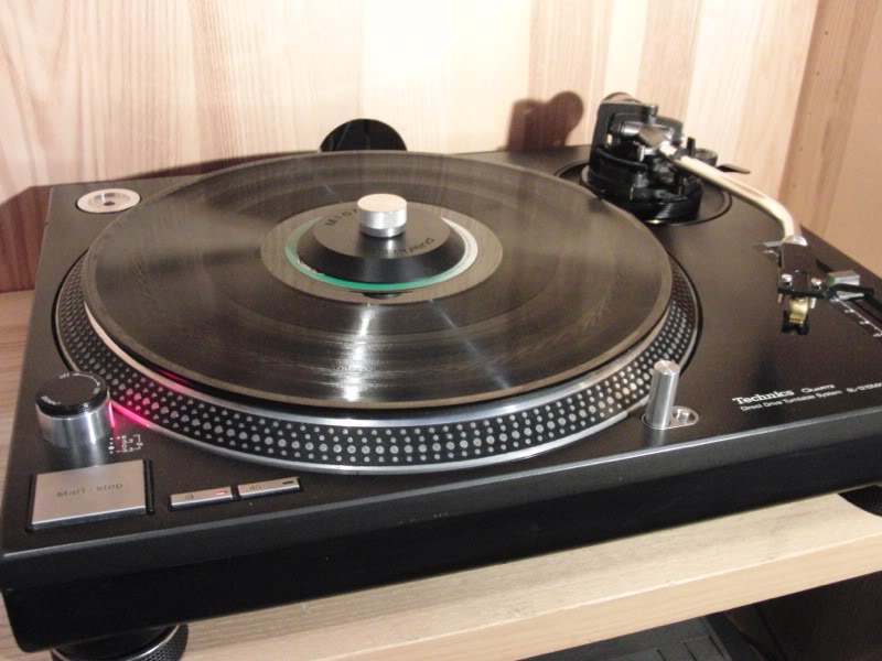 Beechwoods' Den, April 2012. The Japanese Turntable/German Monster Tape ...