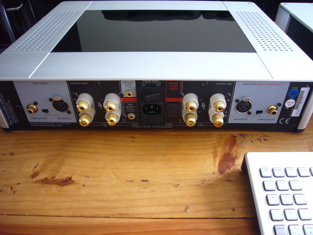For Sale Meridian G02 Pre-amplifier and G56 Power-amplifier